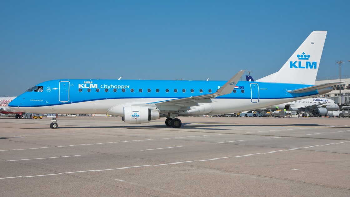 Flight KL 1830 to AMSTERDAM - Stuttgart Airport