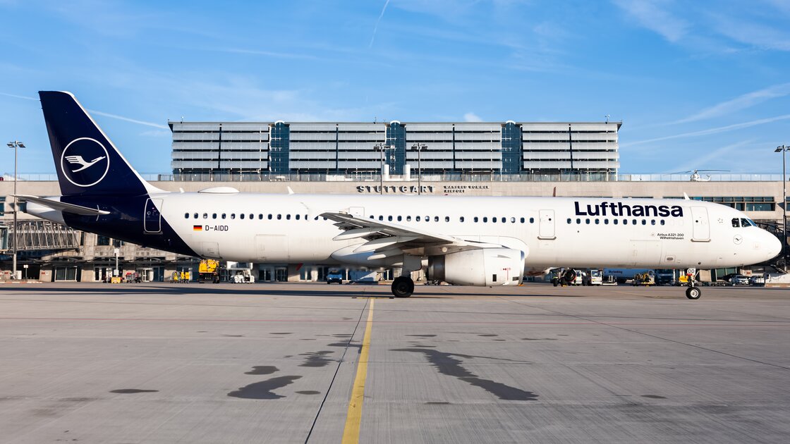 Flight LH 130 from FRANKFURT - Stuttgart Airport