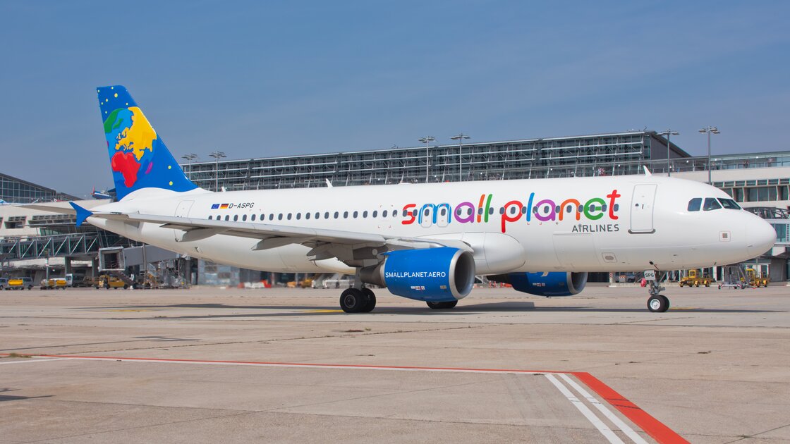 Arrival and Departure - Stuttgart Airport