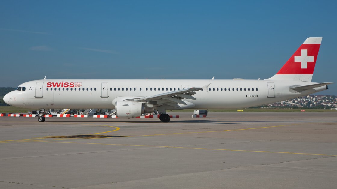 Flight LX 7311 to ZUERICH - Stuttgart Airport