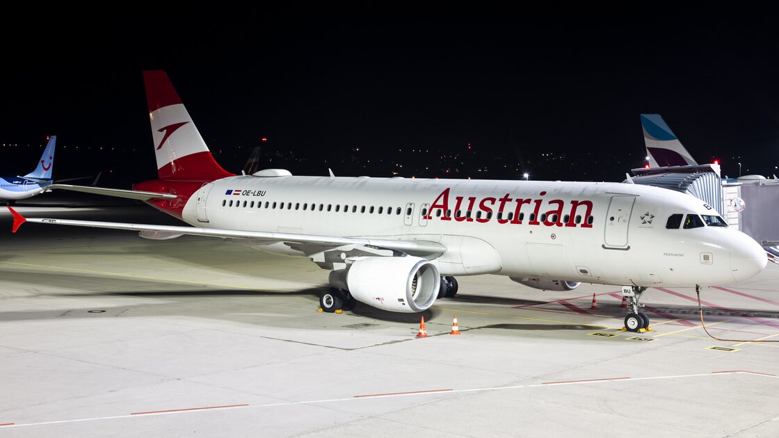 Flight OS 266 to WIEN - Stuttgart Airport