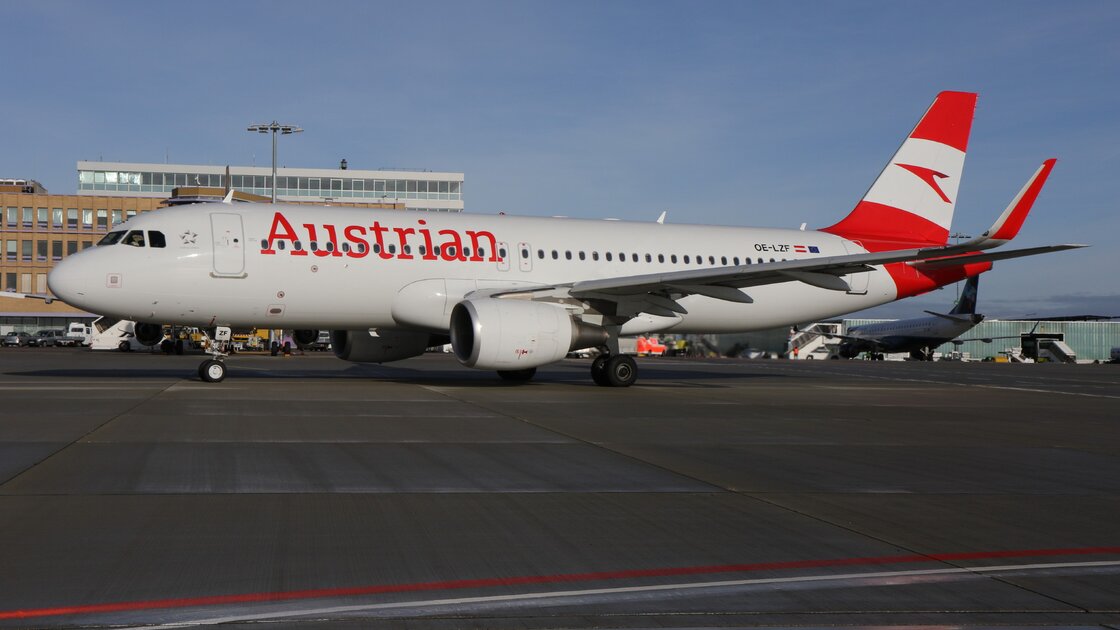 Flight OS 264 to WIEN - Stuttgart Airport
