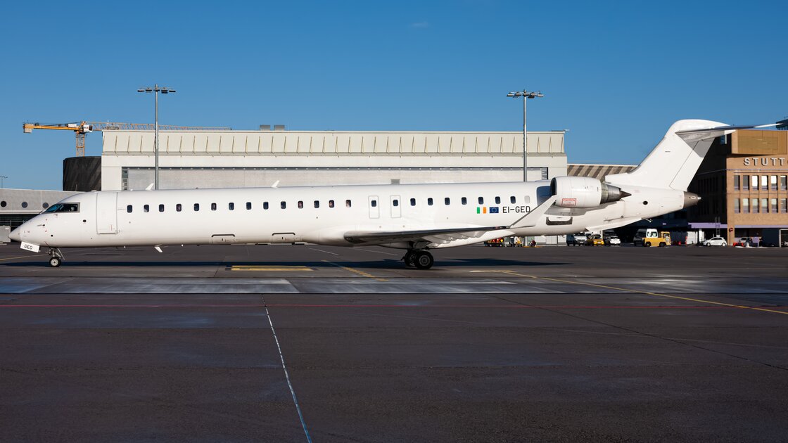 Arrival and Departure - Stuttgart Airport