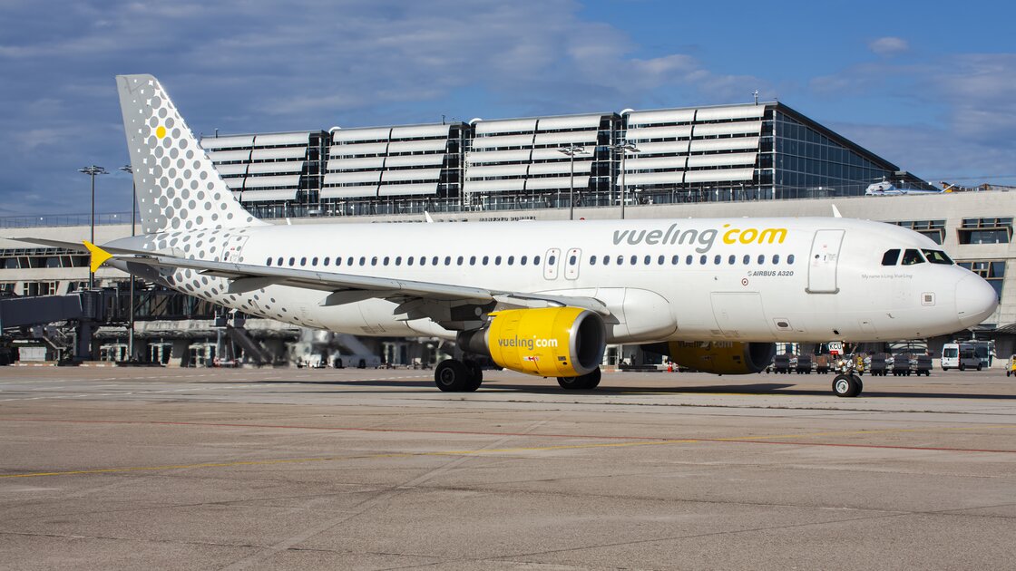 Flight VY 1868 from BARCELONA - Stuttgart Airport