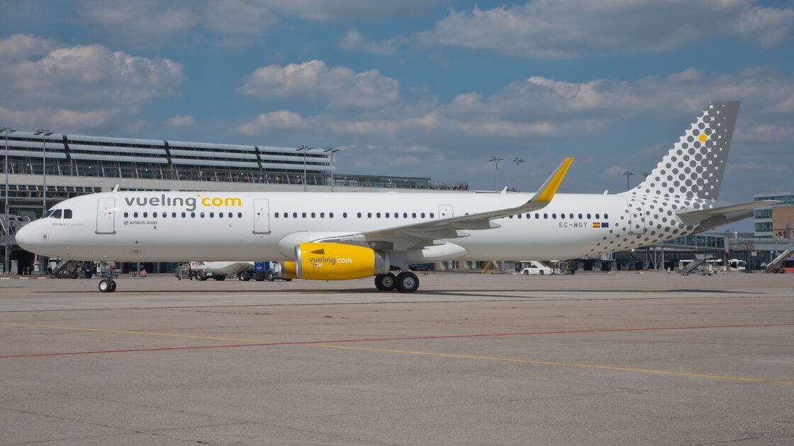 Flight VY 1869 to BARCELONA - Stuttgart Airport