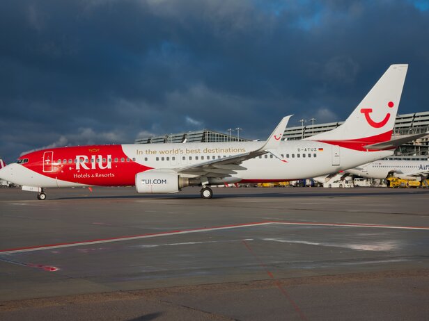 TUI fly (X3) - Flughafen Stuttgart